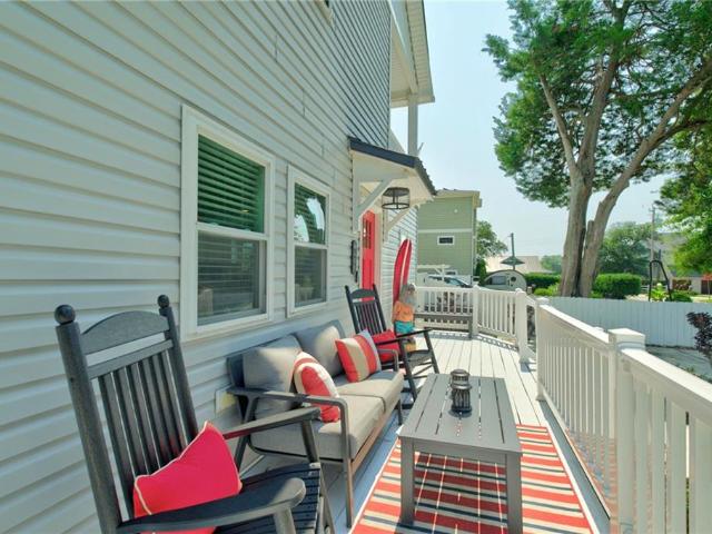 408 Hobart AVE