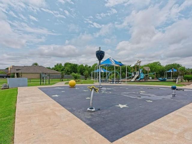 408 Irish Ln
