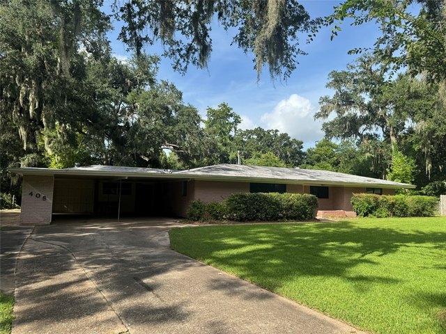 408 Oak Dr, Lake Jackson, TX 77566