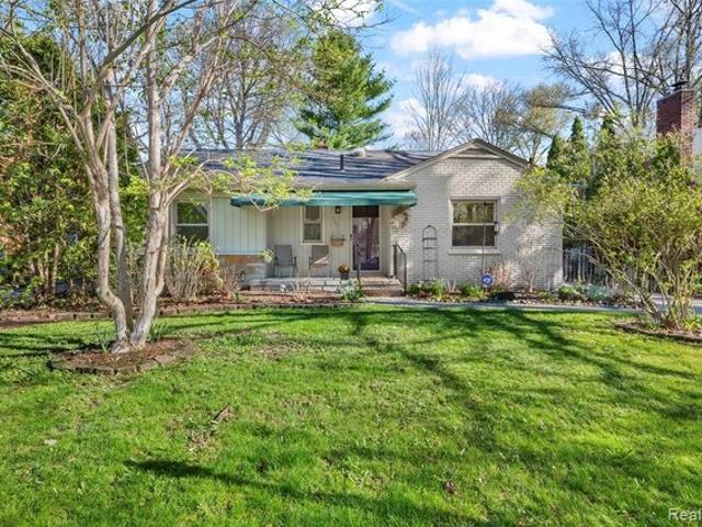 408 Orchard View Dr, Royal Oak, MI 48073