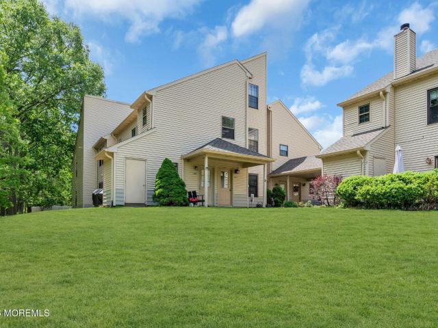 408 Larkspur Lane