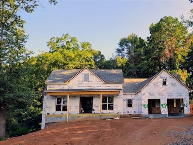 408 Marina Bay Dr, Seneca, SC 29672