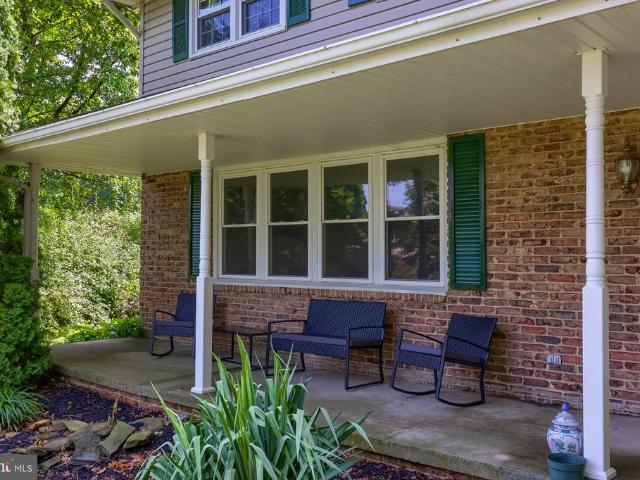 408 Marlowe Garth