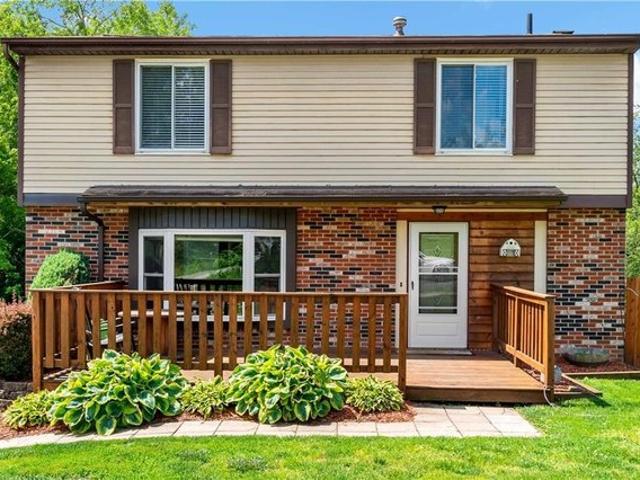 408 Meade Dr, Coraopolis, PA 15108