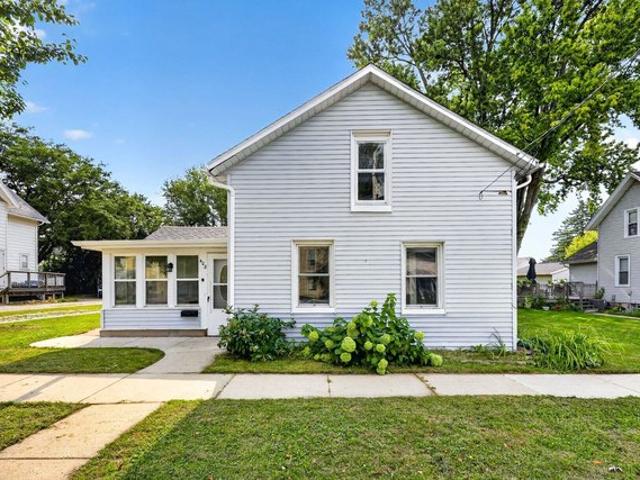 408 N Warren St, Watertown, WI 53098