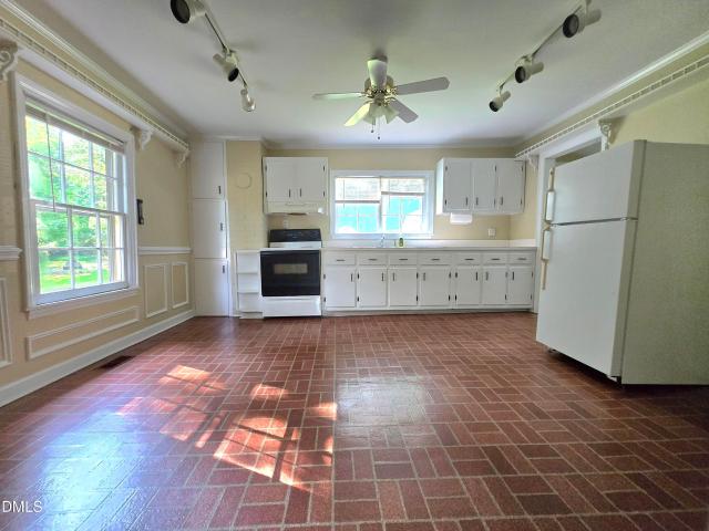 408 N Durham Avenue