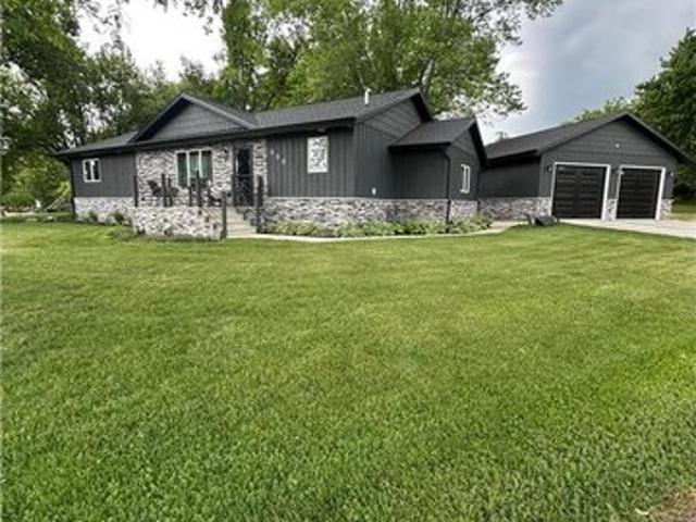 408 N Main St, Hendricks, MN 56136