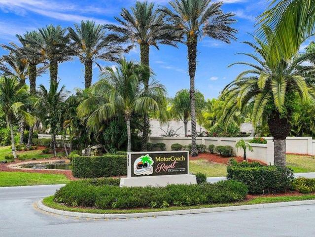 408 NW Chipshot Ln, Port Saint Lucie, FL 34986