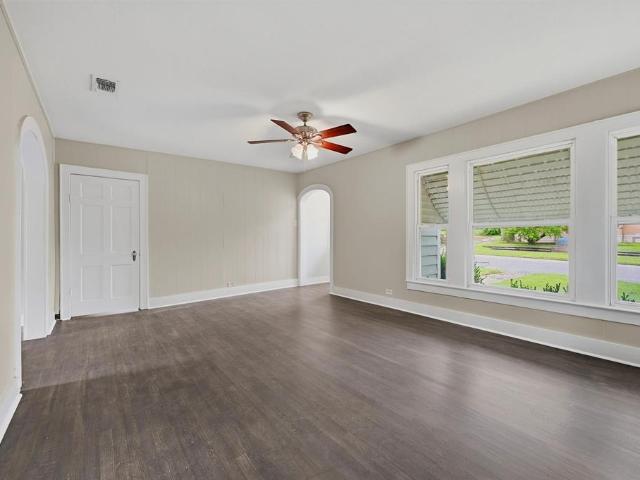 408 S Tone Avenue