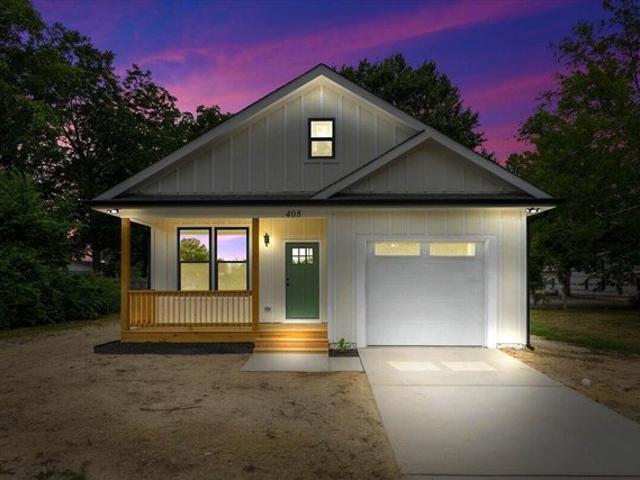 408 S Brevard St, Selma, NC 27576