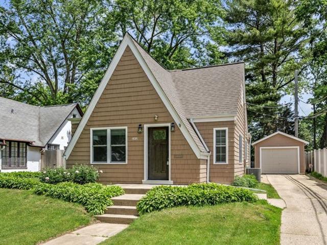 408 S Elmwood Dr, Aurora, IL 60506