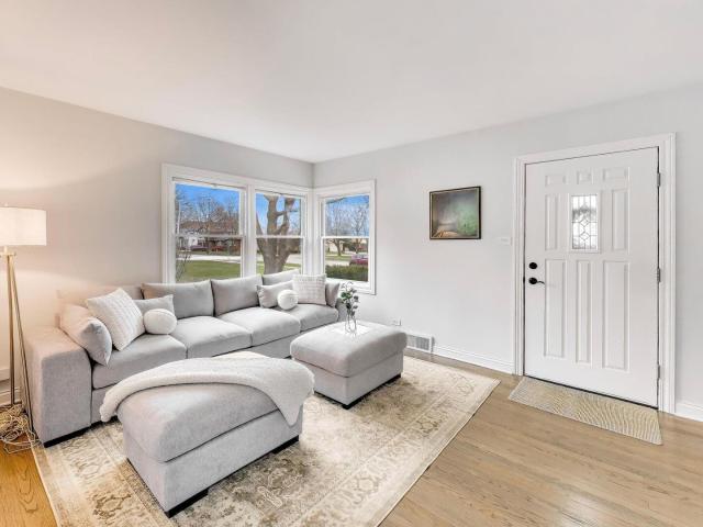 408 S Maple St, Itasca, IL 60143 | MLS #12614 | Compass