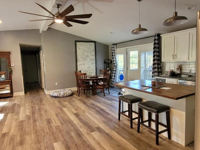 408 Sandy Rd