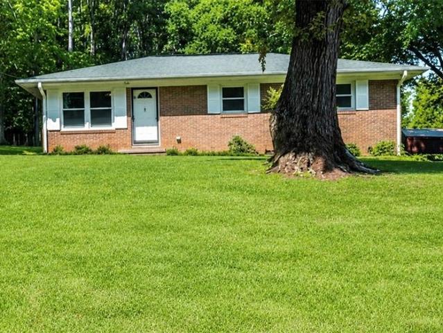 408 Sherwood Dr, Walhalla, SC 29691