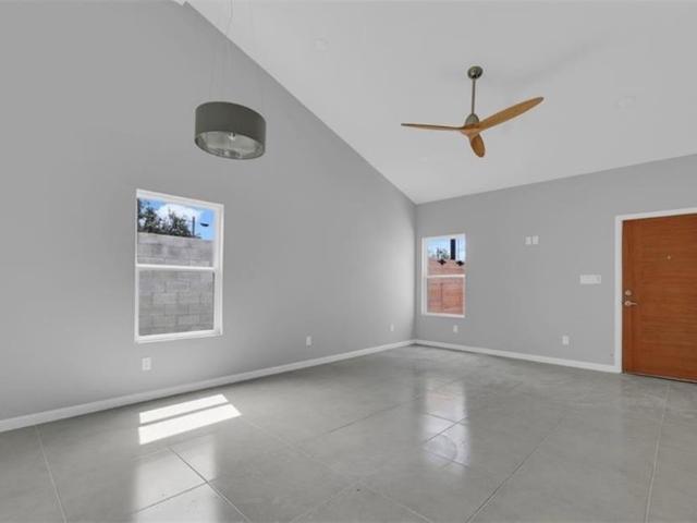 408 Sparrow Road 4