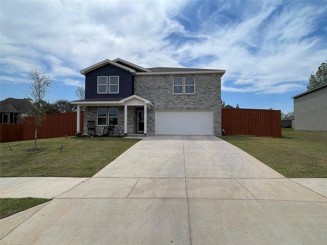 408 Parker Oaks Dr, Chandler, TX 75758