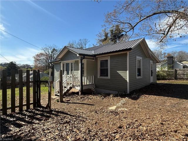408 Queens Road
