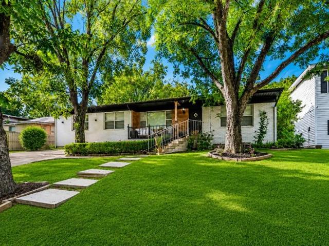 408 Ruby Rd, Grand Prairie, TX 75050