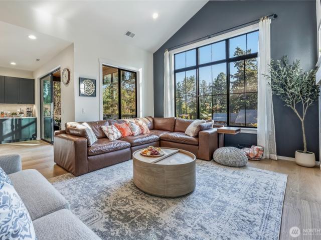 408 W 6th Street