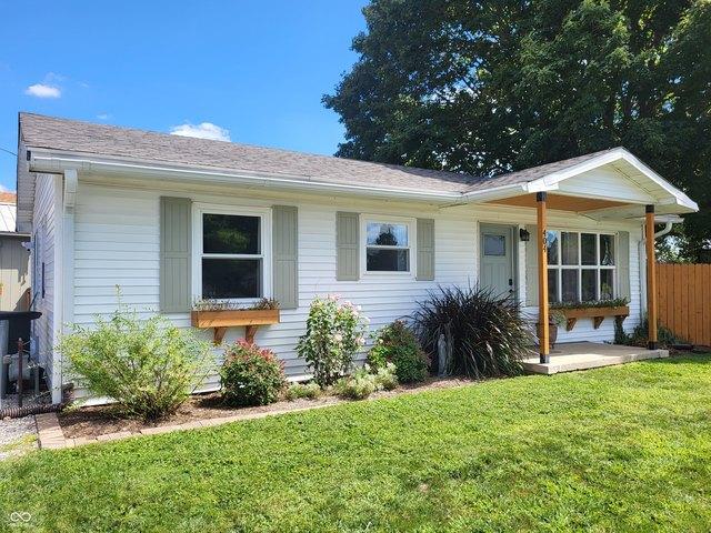 408 W 3rd St, Lizton, IN 46149