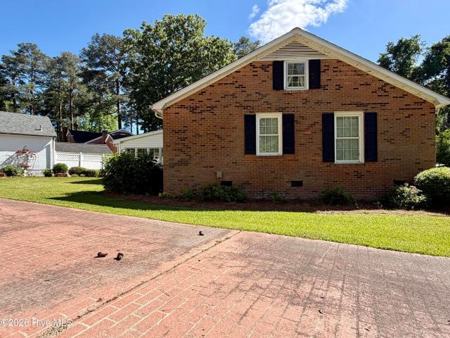 408 W Woodlawn Drive