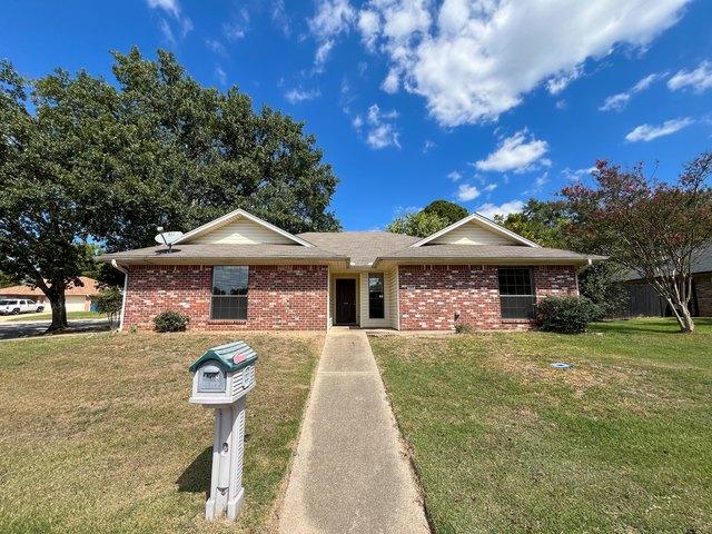408 W Briar Ct, Overton, TX 75684