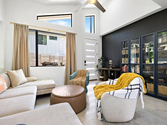 408 W Odell St, Unit 2, Austin, TX 78752 | MLS #7291 | Compass