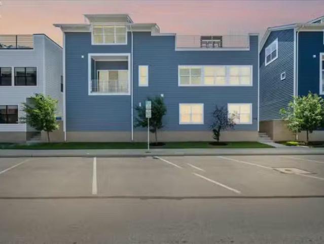 408 W SHORELINE DR, SANDUSKY, OH 44870 Condo/Townhome For Sale.