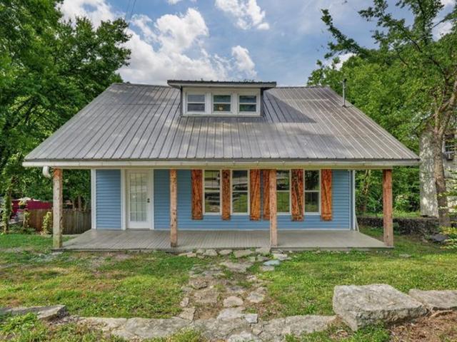 408 Washington St W, Fayetteville, TN 37334