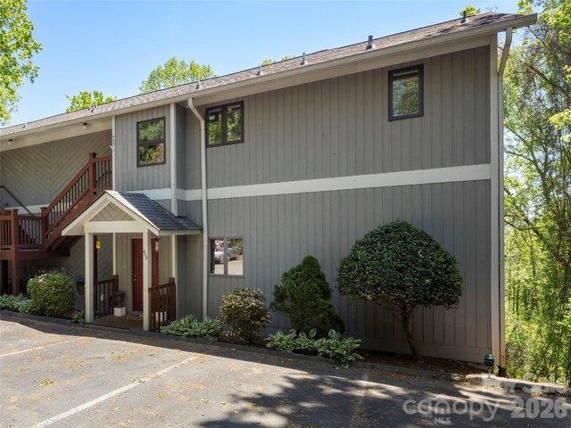 408 Windswept Dr, Asheville, NC 28801