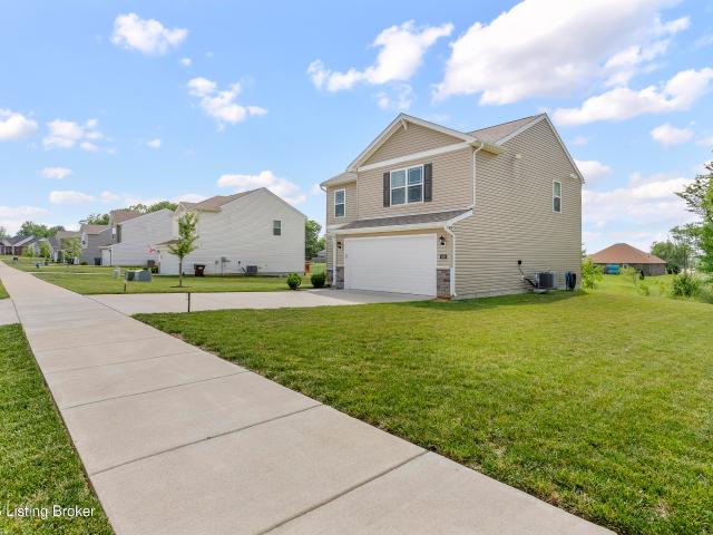 408 Tristan Ln