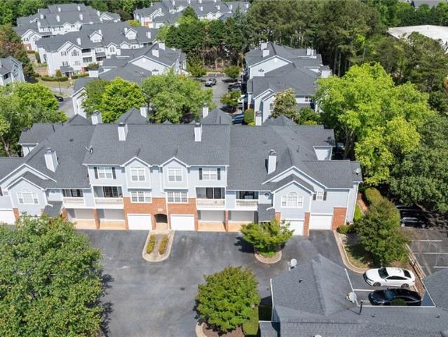 408 Vinings Forest Circle SE