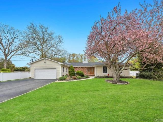 408 Lenox Rd Unit B, Huntington Station, NY 11746