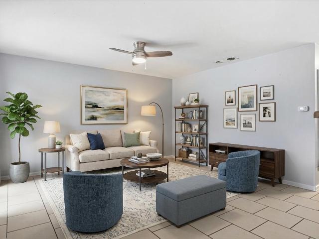409/411 Lake Creek Cir