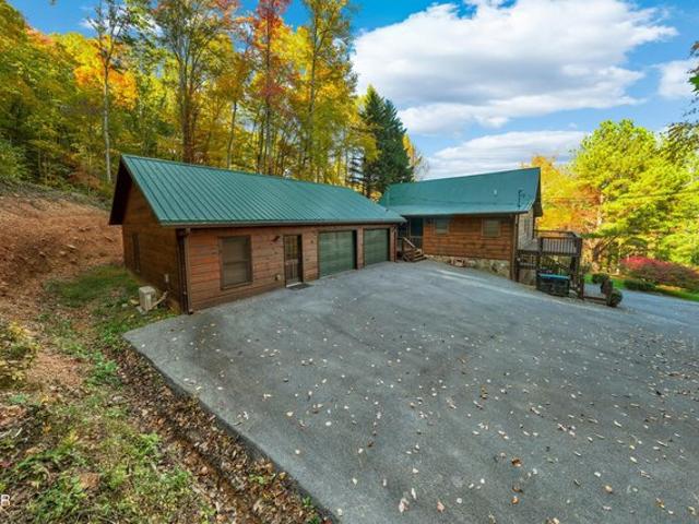 4094 Hickory Hollow Way, Sevierville, TN 37862