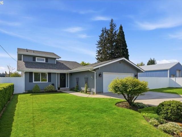 4094 5th St, Hubbard, OR 97032