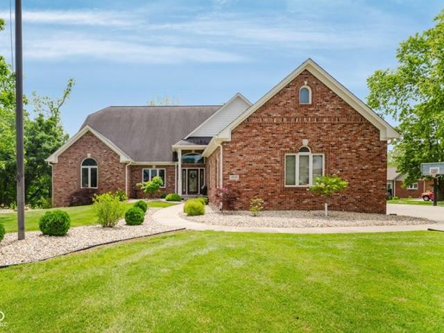 4095 Mountbatton Dr, Greenwood, IN 46143