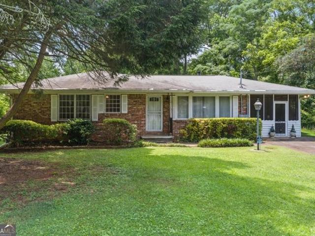 4097 Gladesworth Ln, Decatur, GA 30035