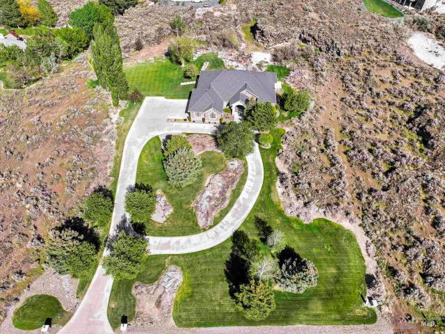4098 Hidden Lakes Dr
