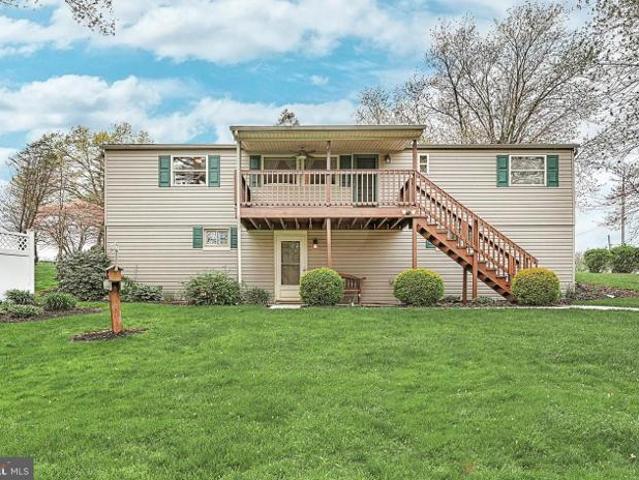 4090 E Berlin Rd, Thomasville, PA 17364