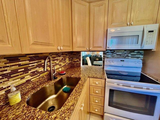 4090 Tivoli Ct Apt 301, Lake Worth, FL 33467