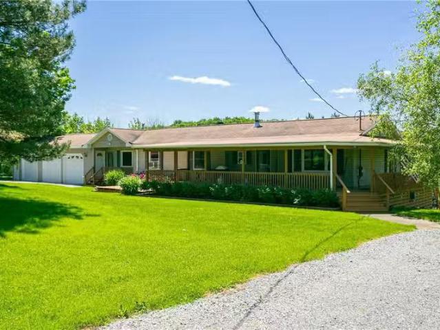 4090 WOOLHOUSE RD, CANANDAIGUA, NY 14424 Single Family Residen.