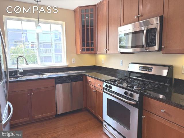 4091 S Four Mile Run Dr 302, Arlington, VA