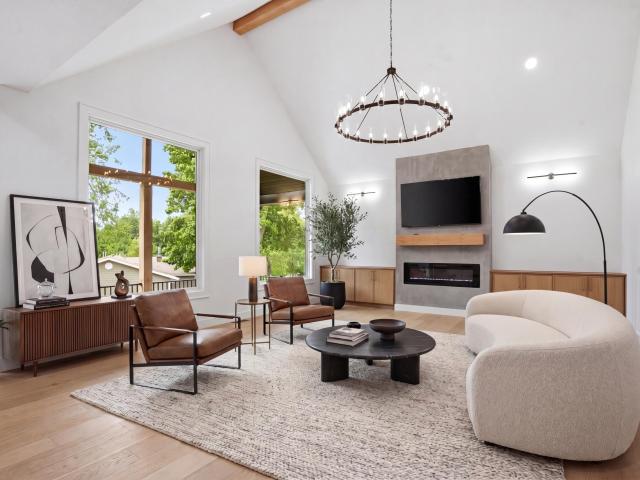 4092 E Vintage Point Drive