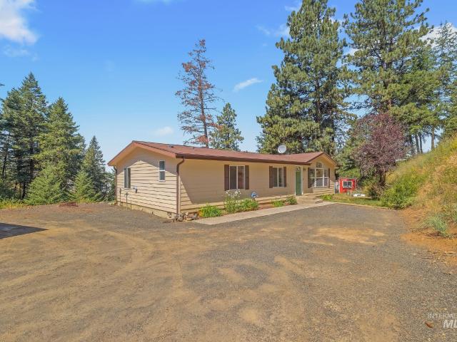 40936 Bobcat Lane