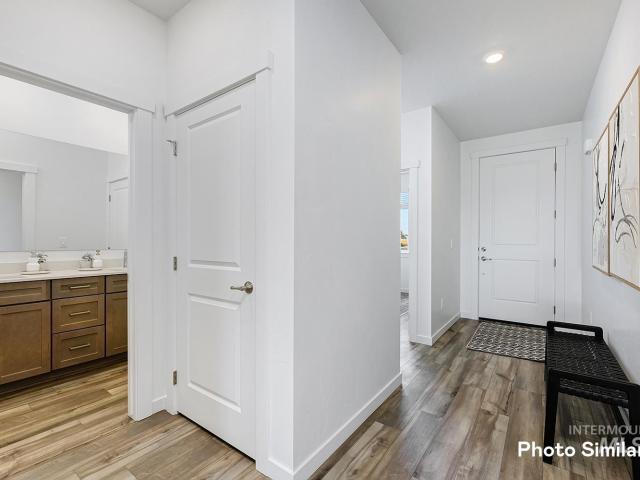 4093 E Leota Dr