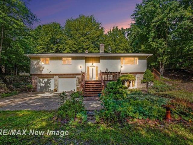 4093 Pruess Rd, Freeland, MI 48623