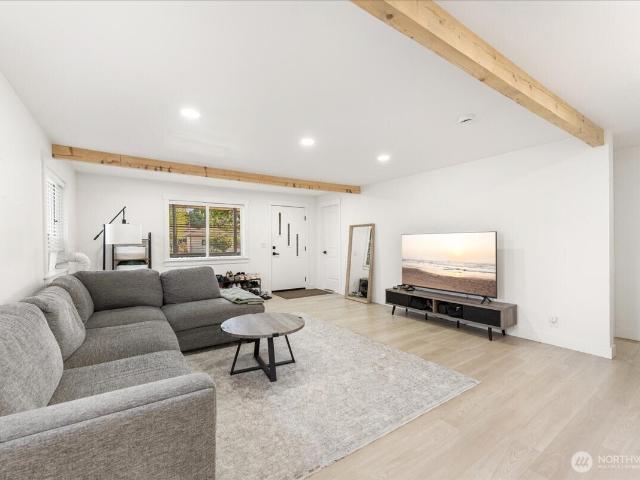 409 3rd Avenue SE