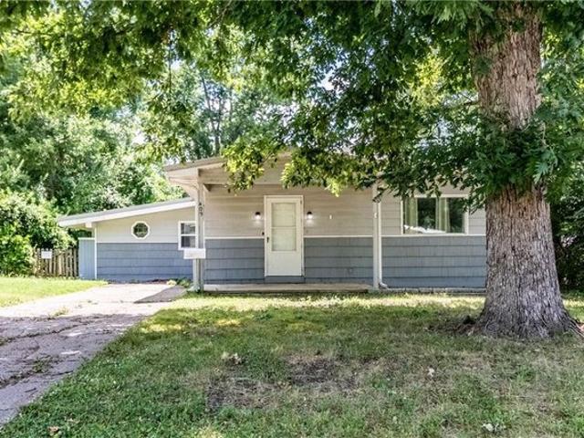 409 8th St, Warrensburg, MO 64093