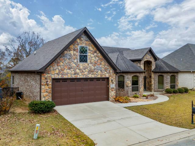 409 Cobblestone Dr